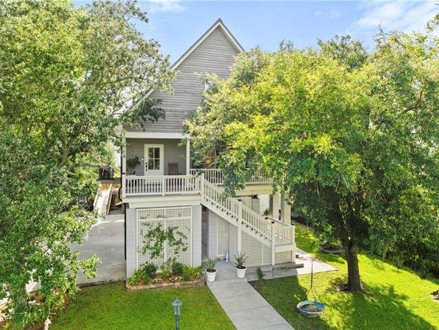 225 West St, Mandeville, LA 70448