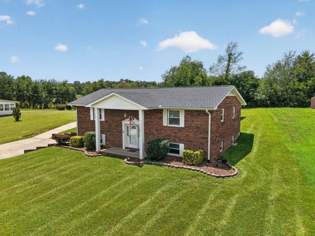 225 Westgate Dr, Baxter, TN 38544