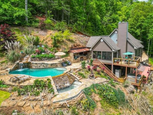 225 Whitewater Ln, Dahlonega, GA 30533