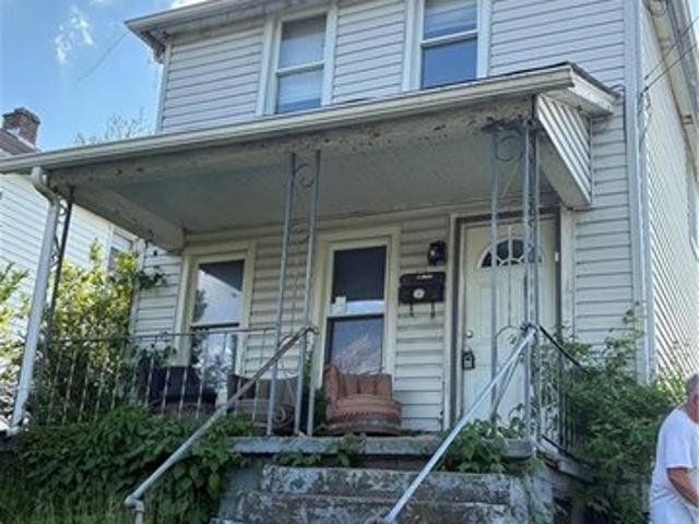 225 Wykes St, Aliquippa, PA 15001