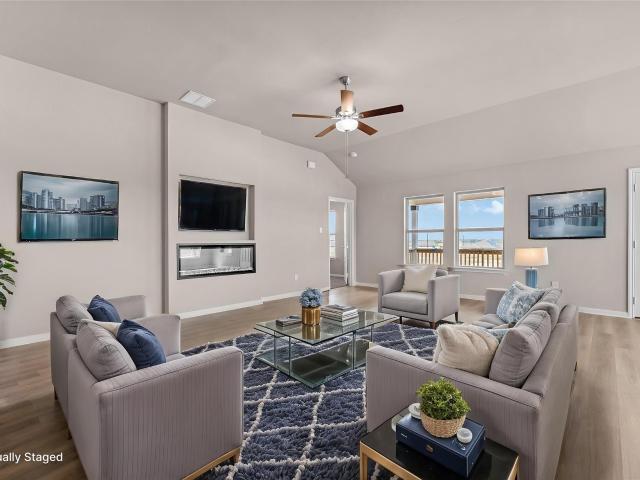 225 Tessaria Dr