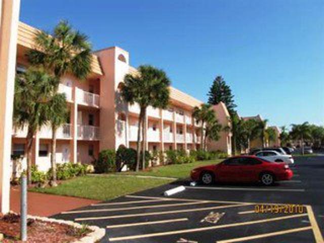 225 Turtle Lake Ct Apt 209, Naples, FL 34105