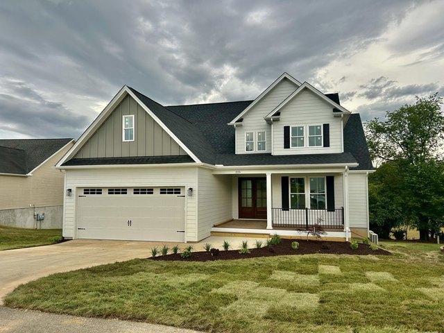 225 Vista Links Dr, Buena Vista, VA 24416