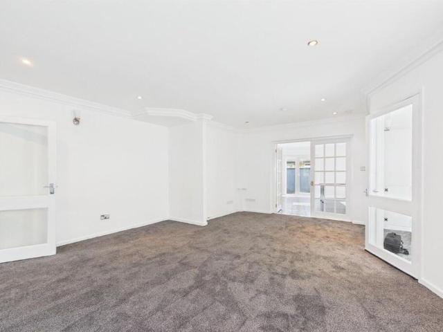 225A Beersbridge Road, Belfast, BT5 4RS
