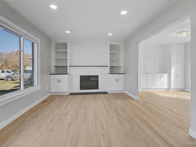 22640 Cedar Court