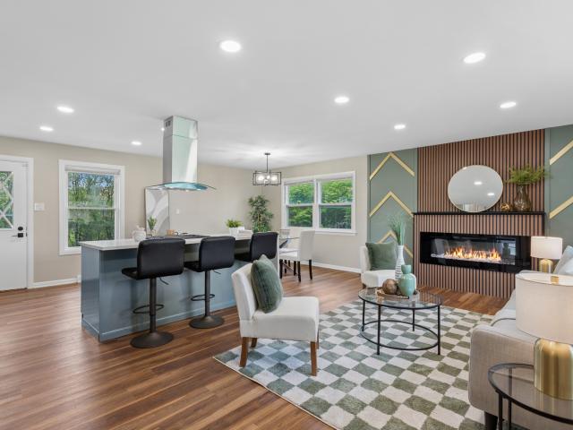 22644 Lakeshore Drive