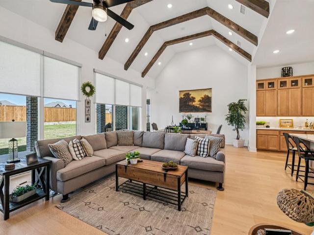 2264 Emerald Drive