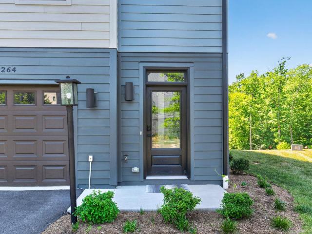 2264 fowler cir