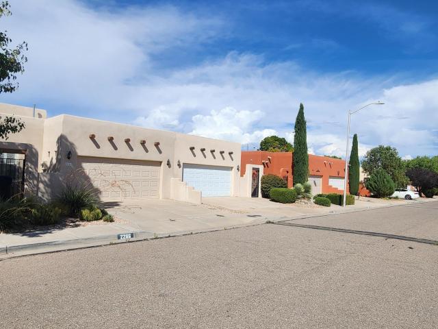 2264 W Calle De Ortiz SW