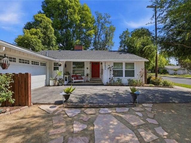 22654 Collins St, Woodland Hills, CA 91367