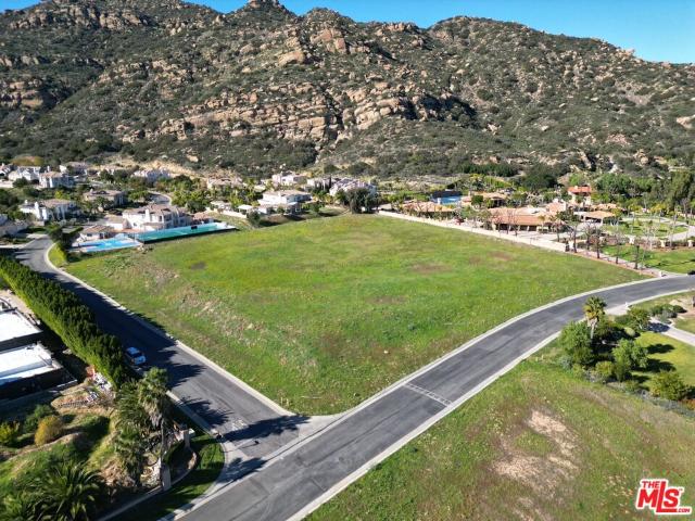 22655 La Quilla Dr, Chatsworth, CA 91311 | MLS #26635 | Compass