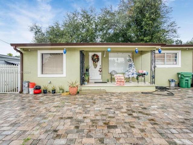 2265 NW 89th St, Miami, FL 33147