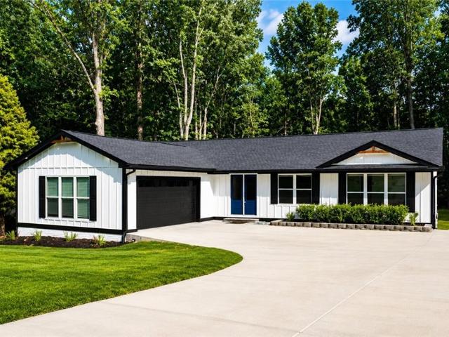 2265 Hillbriar Drive
