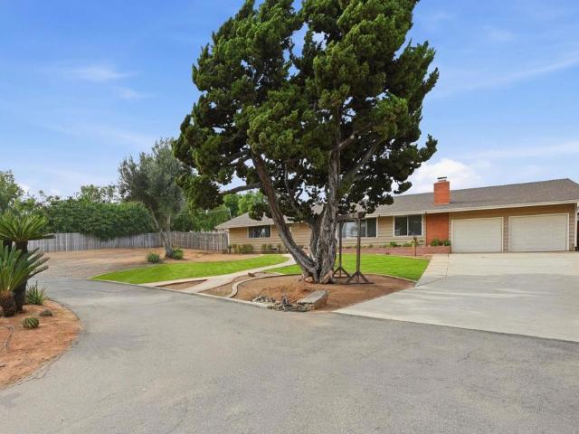 2265 Warmlands Ave, Vista, CA 92084 | Compass