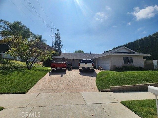 22660 LA Rochelle Dr, Saugus, CA 91350