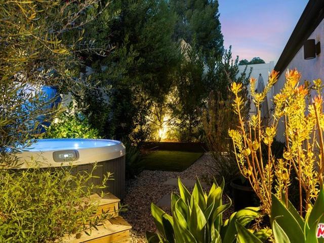 22667 Margarita Dr, Los Angeles, CA 91364