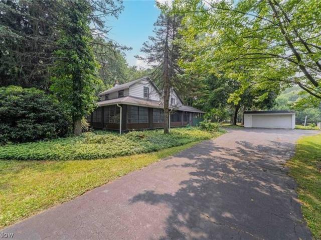 2266 Glenridge Rd, Euclid, OH 44117