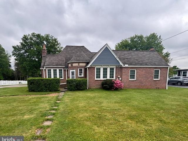 2266 Sunset Ln, York, PA 17408