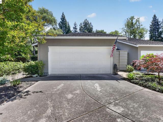 2266 Shoshone Cir