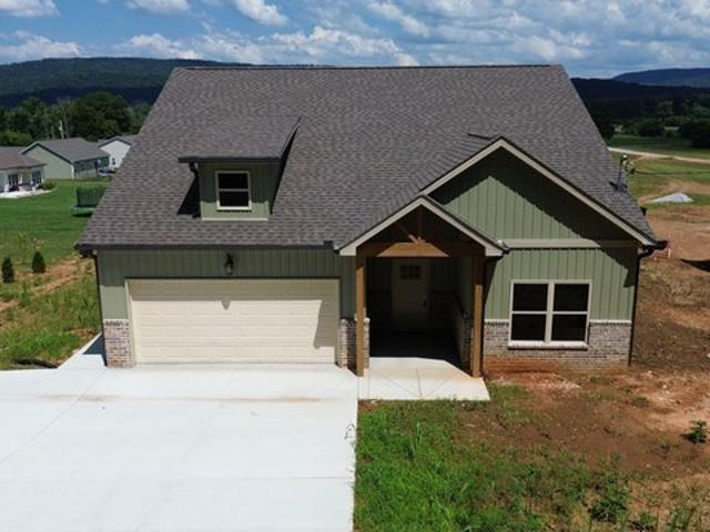 2266 White Ridge Rd, Pelham, TN 37366