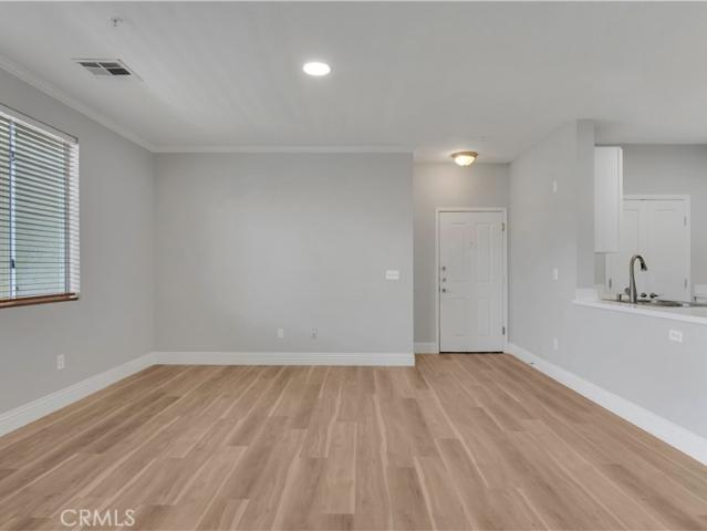 22681 Oakgrove 215
