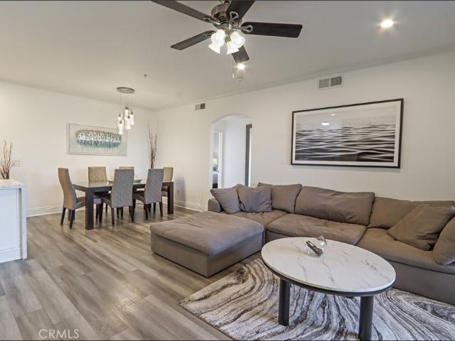 22681 Oakgrove 217