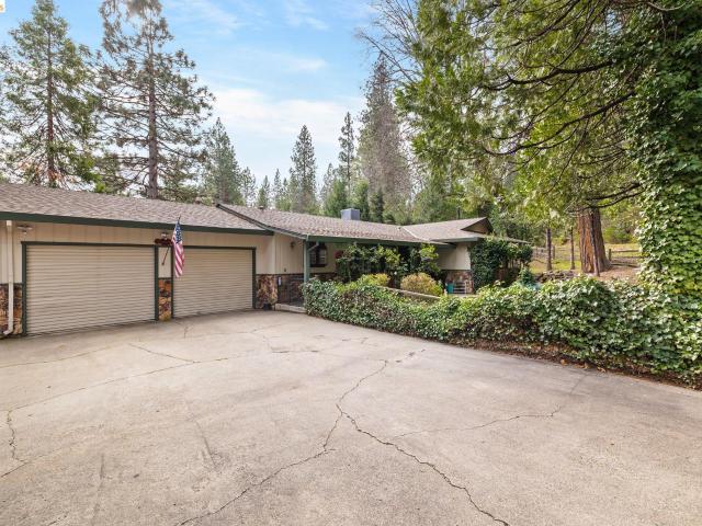 22698 Robin Hood Dr