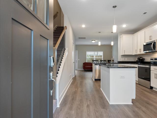 2269 Bayport Ave