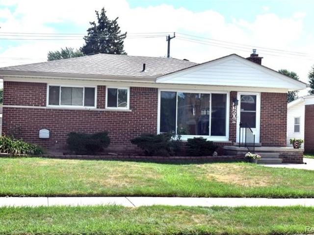 22608 Raymond Ct, Saint Clair Shores, MI 48082
