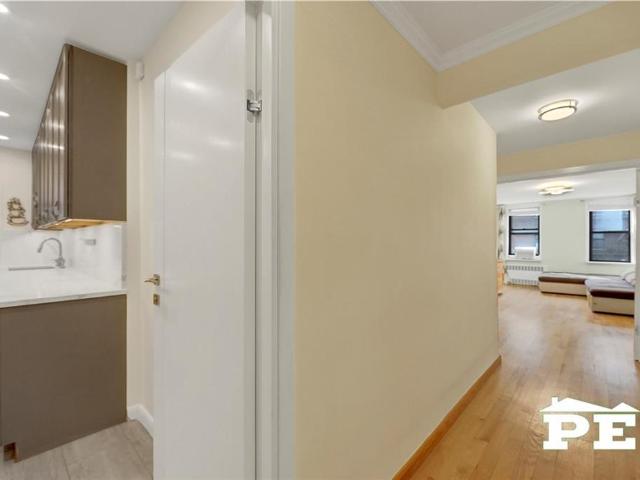 2260 Burnett Street # 4F