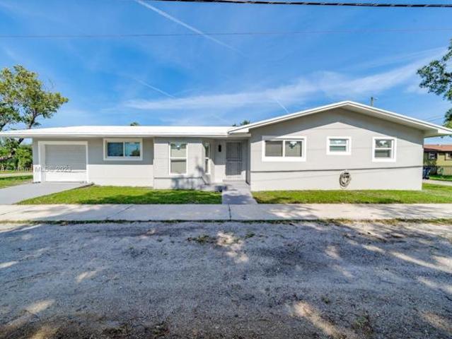 2260 Charleston St, Hollywood, FL 33020