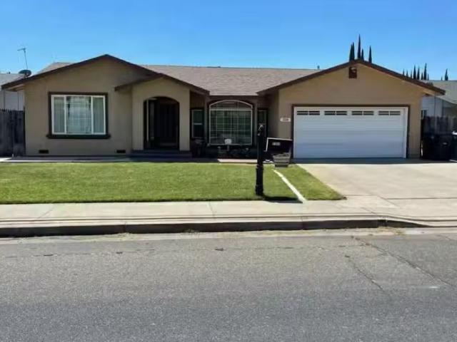 2260 FRUITLAND AVE, ATWATER, CA 95301 Single Family Residence.
