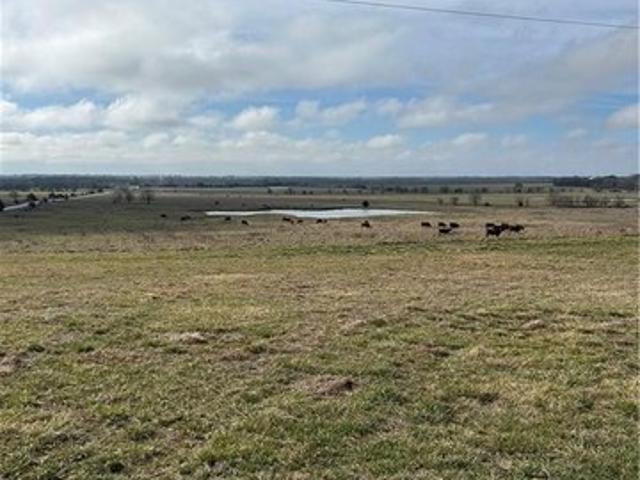 2260 Louisiana Rd, Ottawa, KS 66067