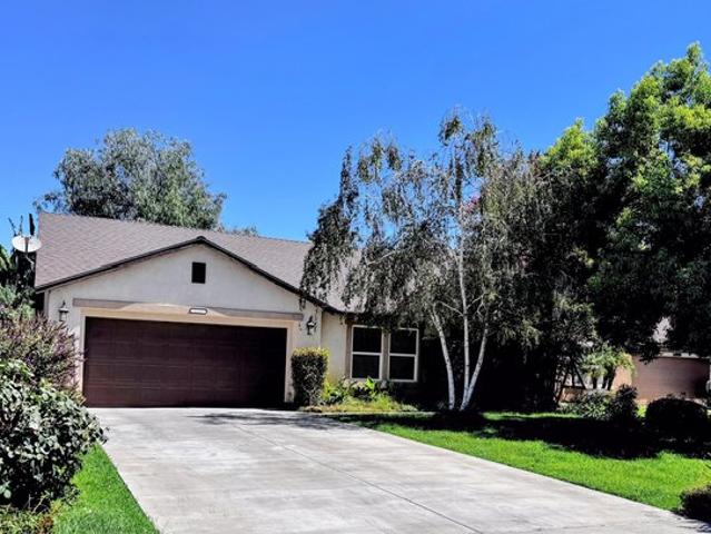 2260 Poppyview Ct, Tulare, CA 93274