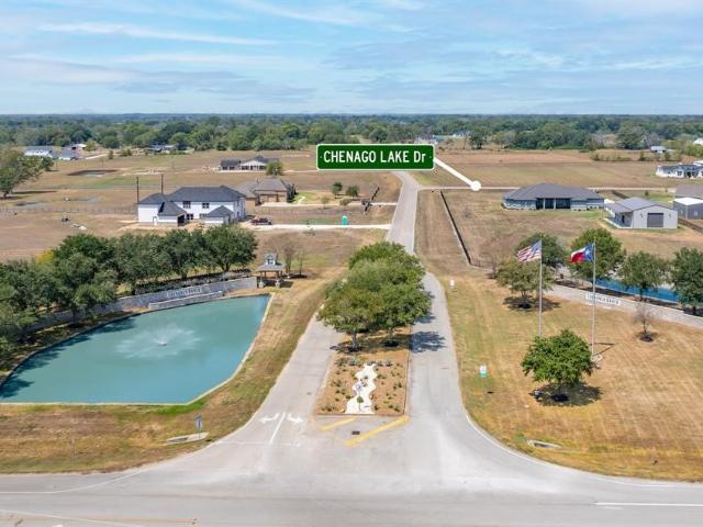 22611 Chenango Lake Dr, Angleton, TX 77515 | MLS #37053
