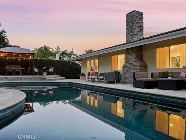 22615 Dardenne St, Calabasas, CA 91302