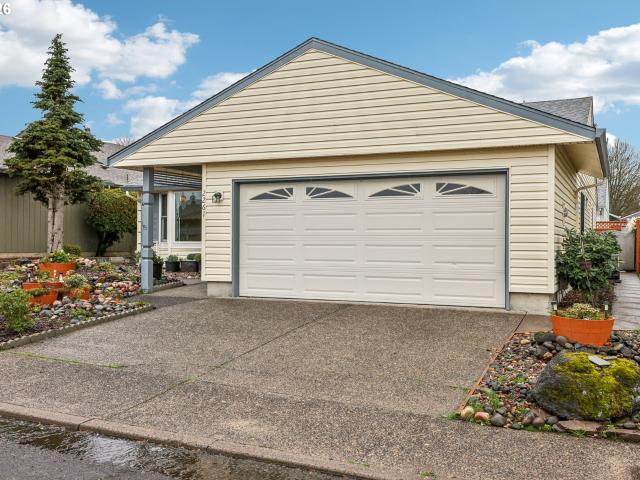 2261 NE 153RD AVE