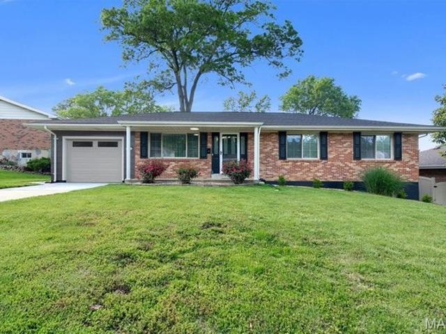 2261 Eleanor Kay Dr, Mehlville, MO 63125