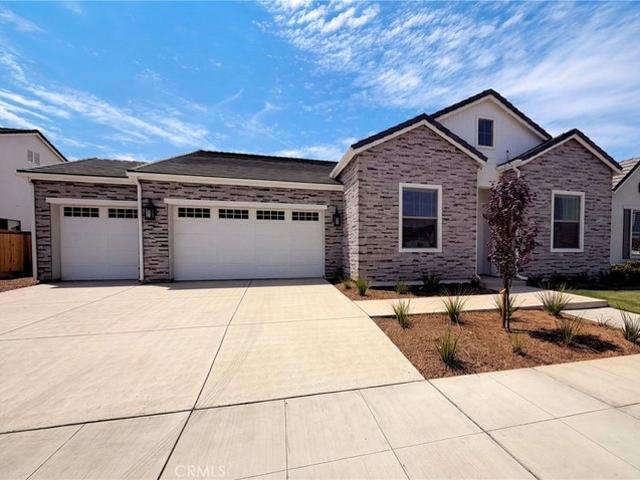 2262 N Marion Ave, Clovis, CA 93619