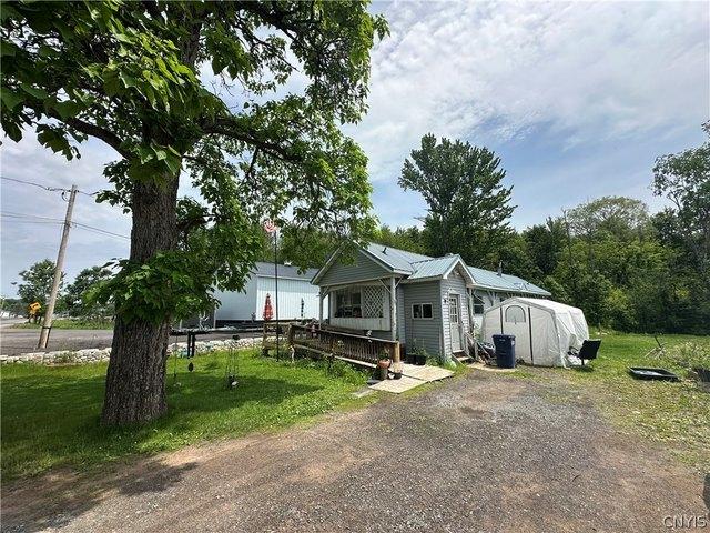 2262 County Route 12, Hastings, NY 13036