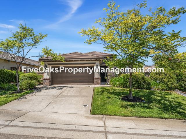 2262 Zittel Dr, 3 beds, 2 full baths