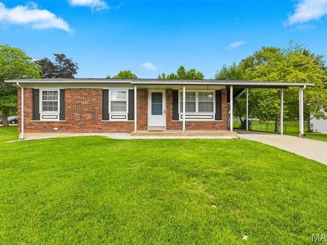 2263 McKelvey Rd, Maryland Heights, MO 63043