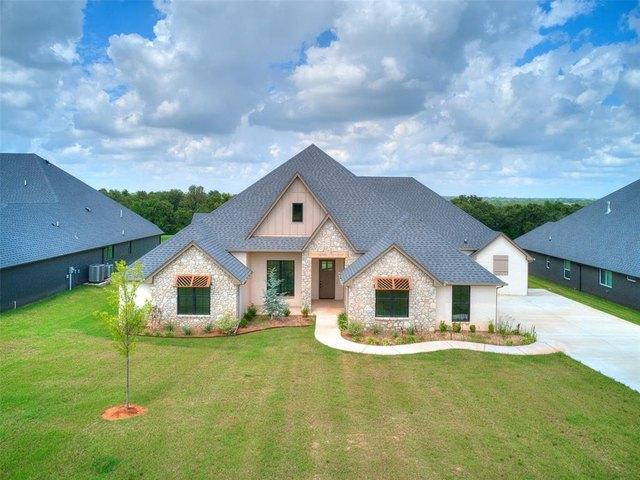 2263 Wintercreek Blvd, Blanchard, OK 73010