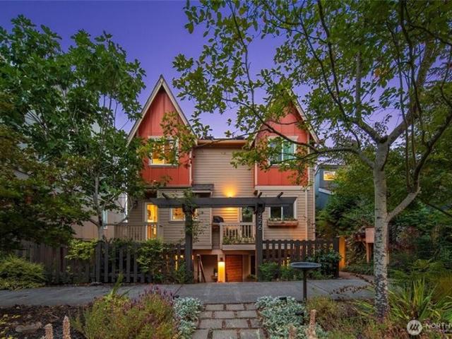 226 26th Ave E Unit B, Seattle, WA 98112