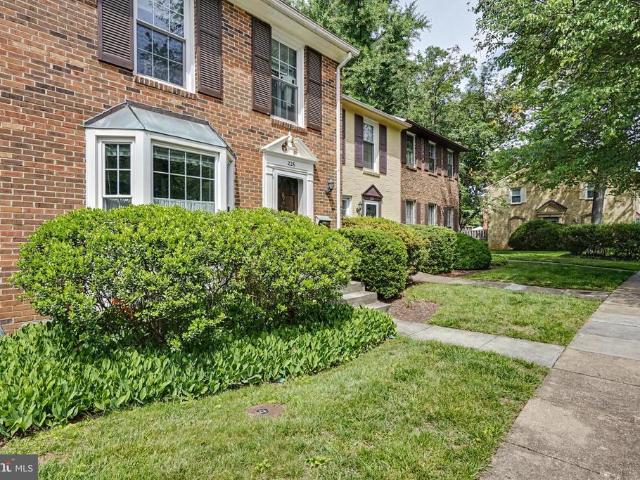 226 Commons Drive NW