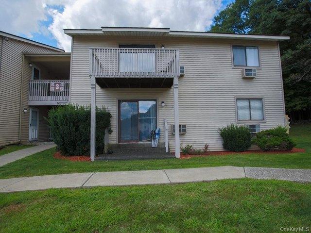 226 Concord Ln, Middletown, NY 10940