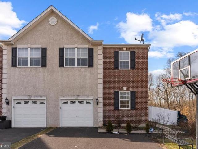 226 Clarkdale Ln, Gilbertsville, PA 19525