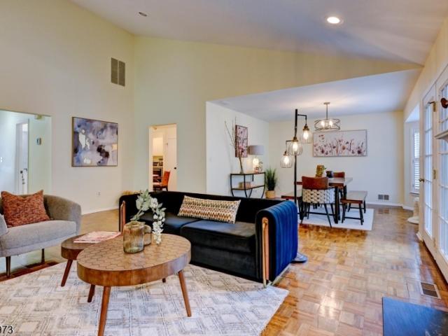 226 Crescenzi Ct