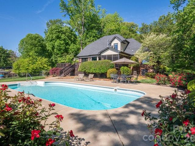 226 Bay Shore Dr, Belmont, NC 28012