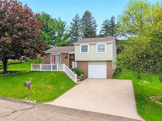 226 Briar Path, Imperial, PA 15126